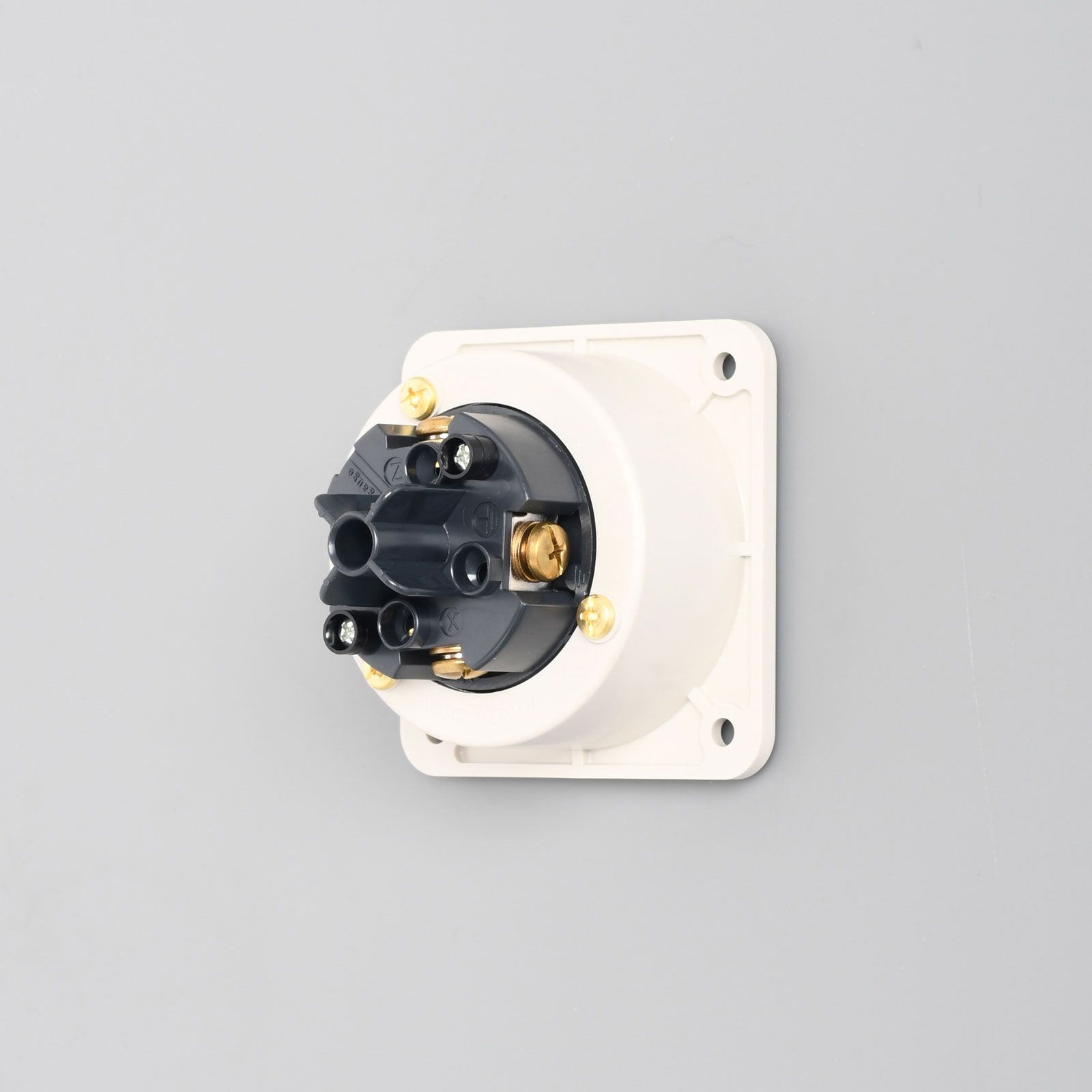 4365N 3-Pole 4-Wire Grounding 30A 600V Flanged Inlet (Nylon Housing ...