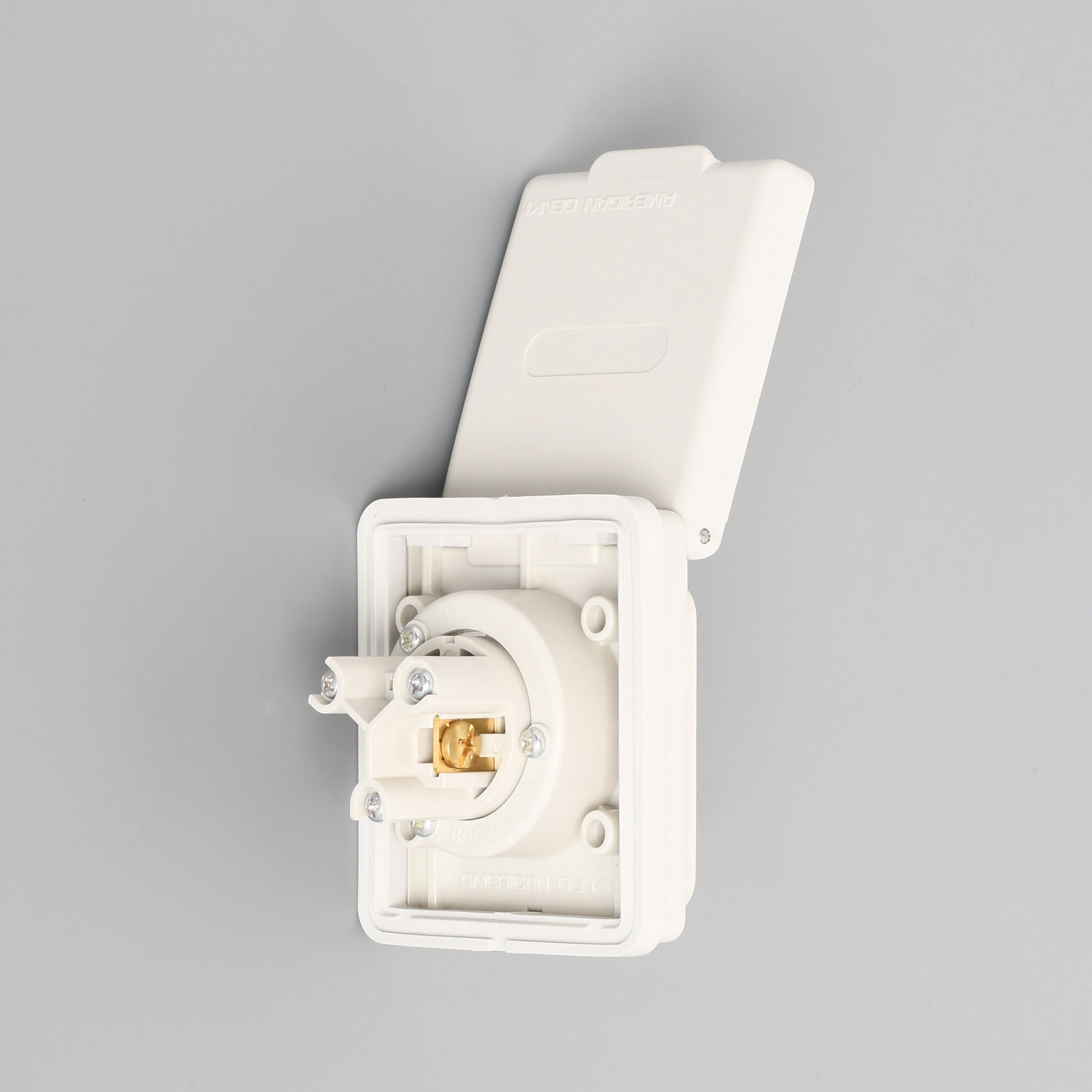 7115GNW 2-Pole 3-Wire Grounding 15A 125V (NEMA 5-15) Waterproof Flanged ...