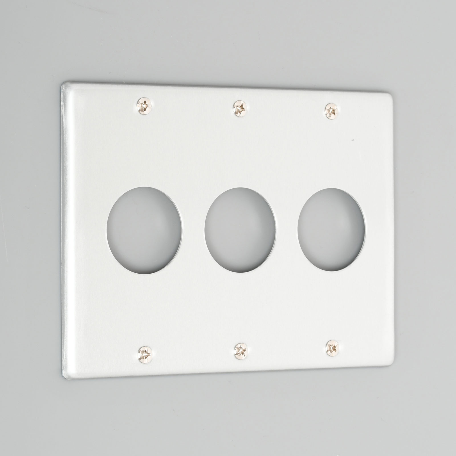 8073A 3-Gang 3-Receptacle, φ35.5×3, Mounting Screw Spacing 101 Wall ...