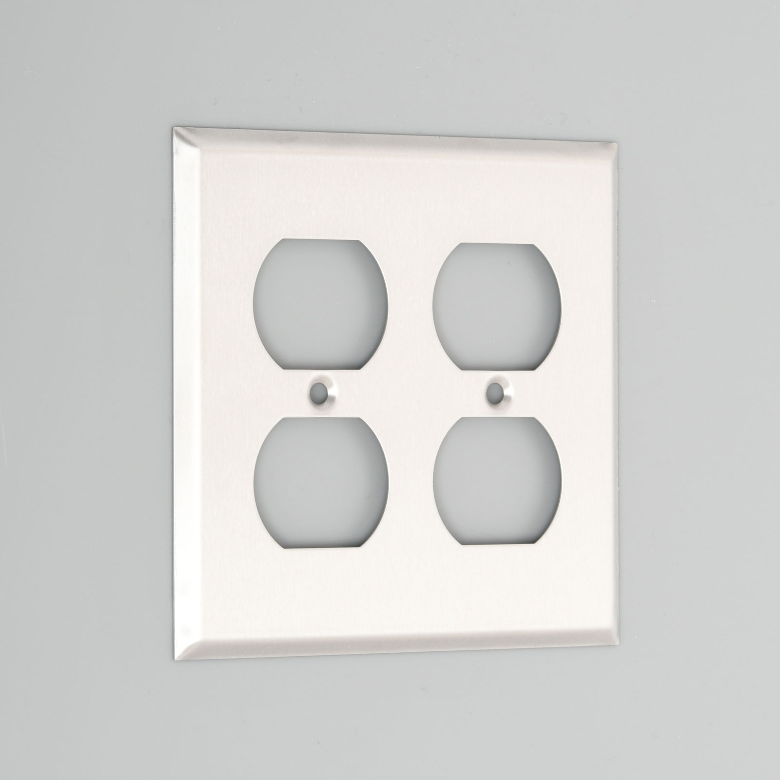 V42S 2-Gang 2-Receptacle, Duplex Wall Plate for Duplex Receptacle ...